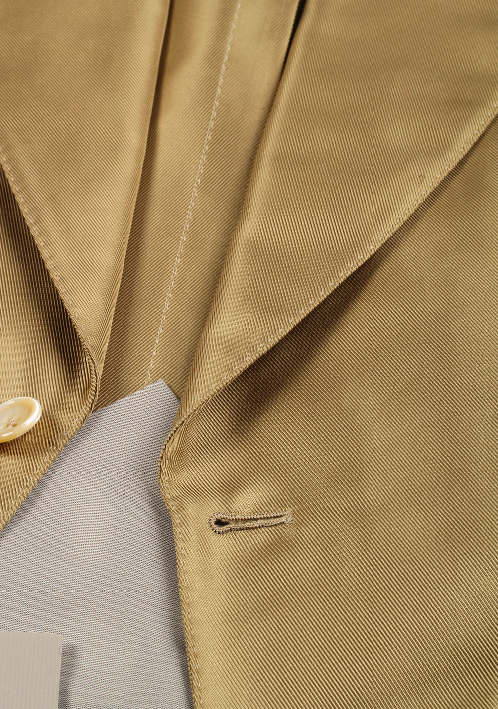 TOM FORD Atticus Gold Suit Size 46 / 36R U.S. In Silk – Costume Limité